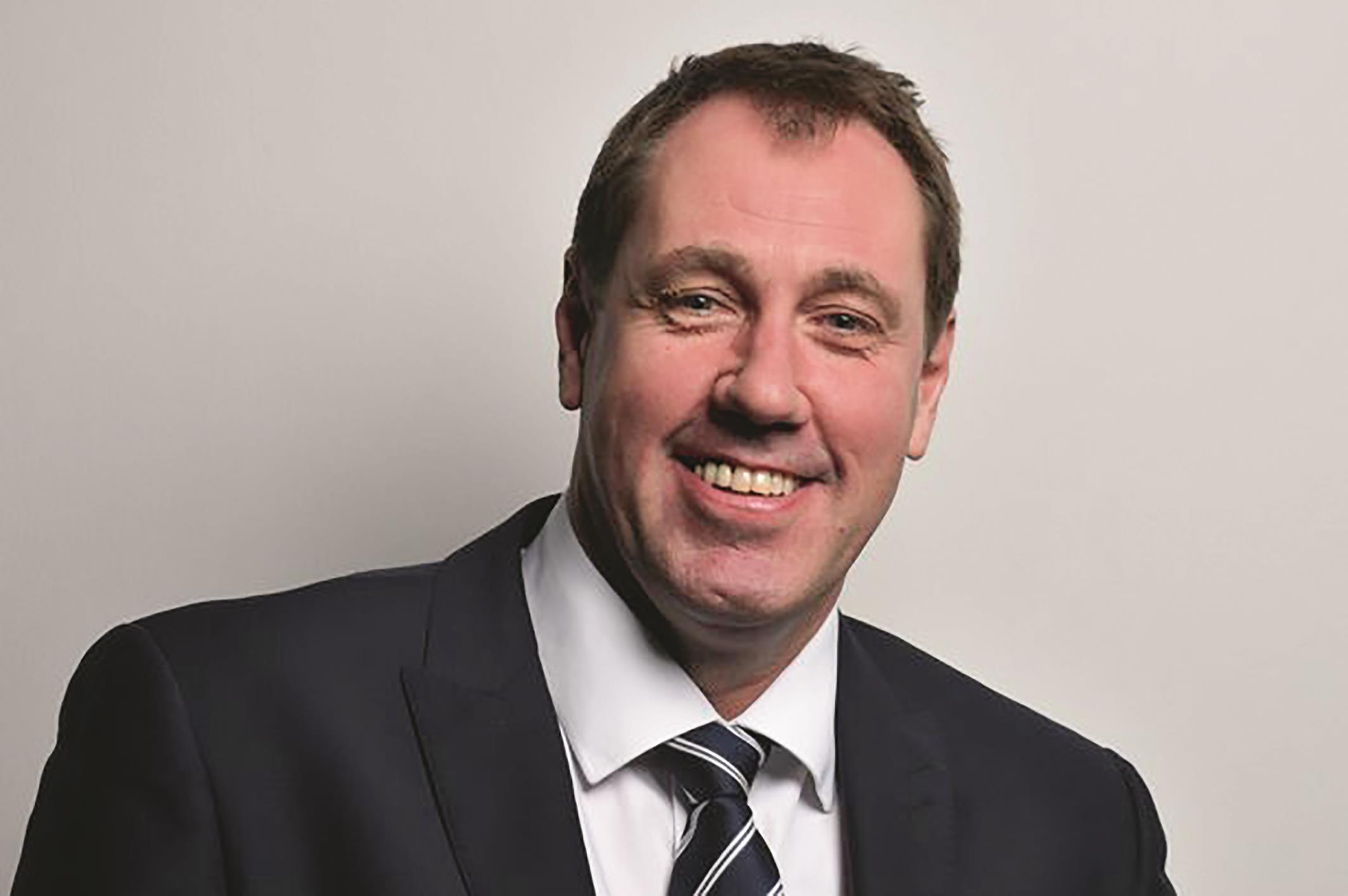 QHotels hunts down Fox for new role - Golf Retailing